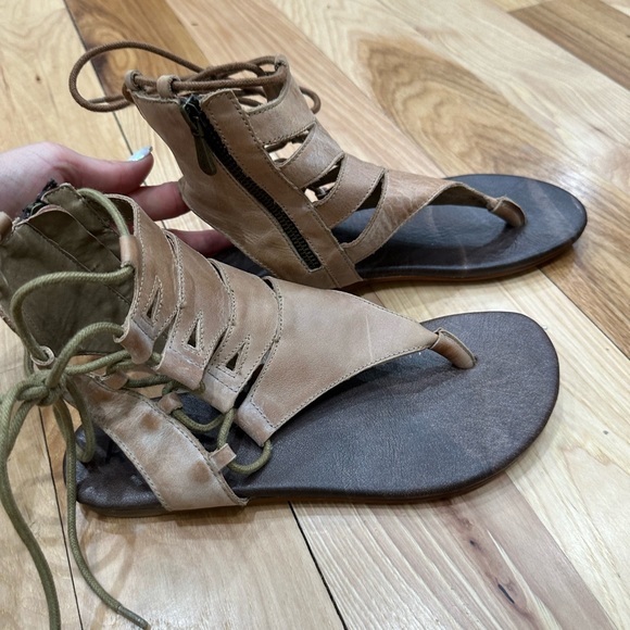 Shoes | Roan By Bed Stu Leather Gladiator Sandal Womens 8 | Poshmark